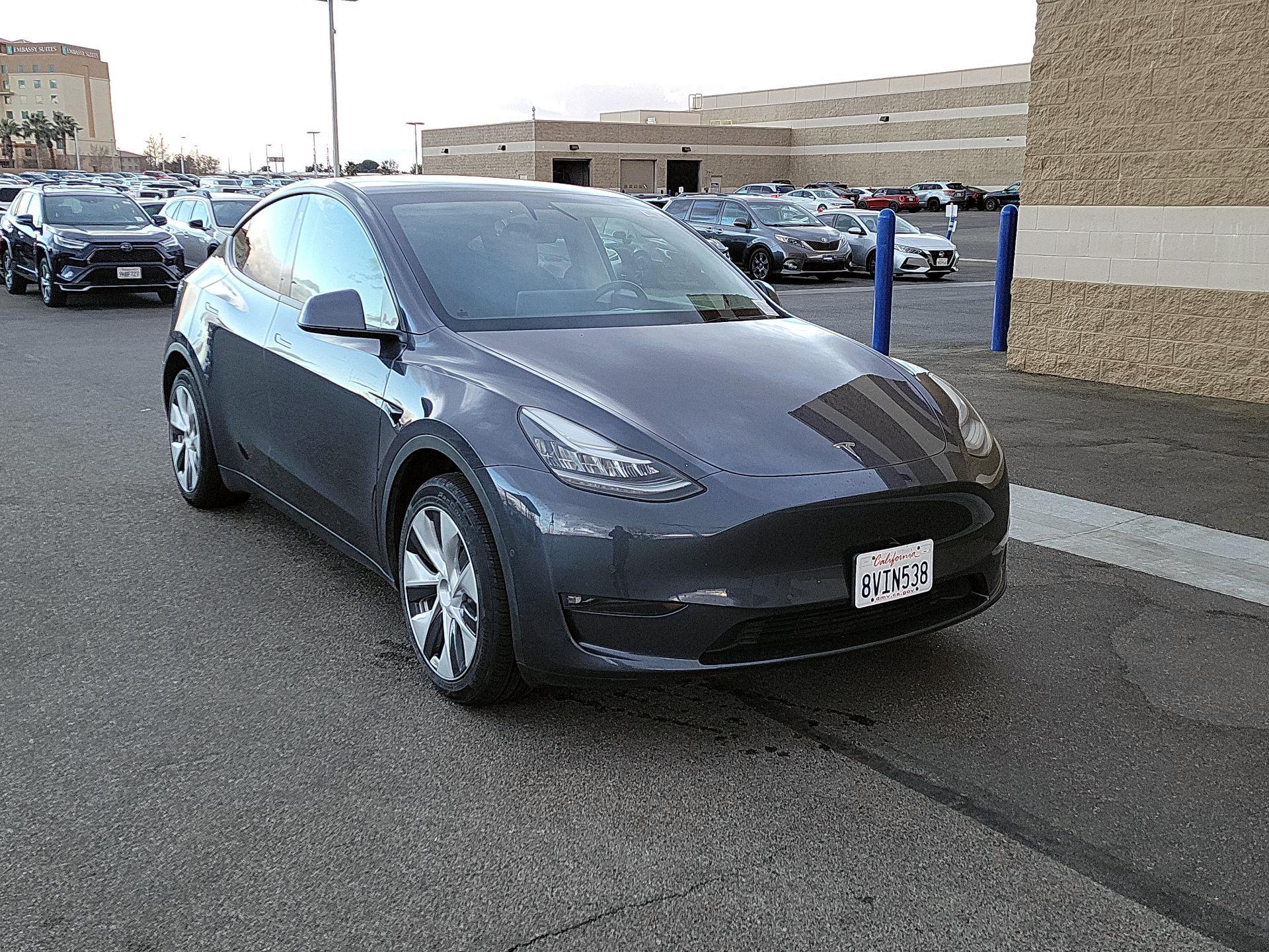Carmax model y store